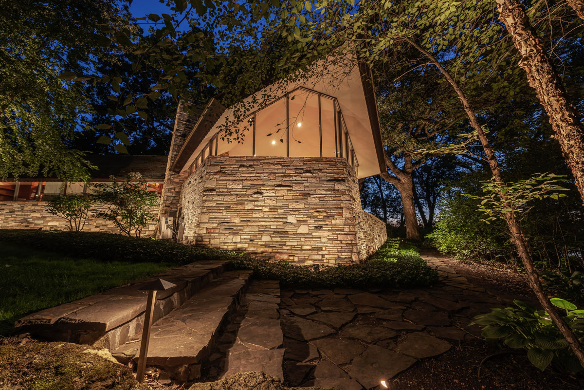 Vista Pro Residential Landscape Lighting | Elevate Your Space